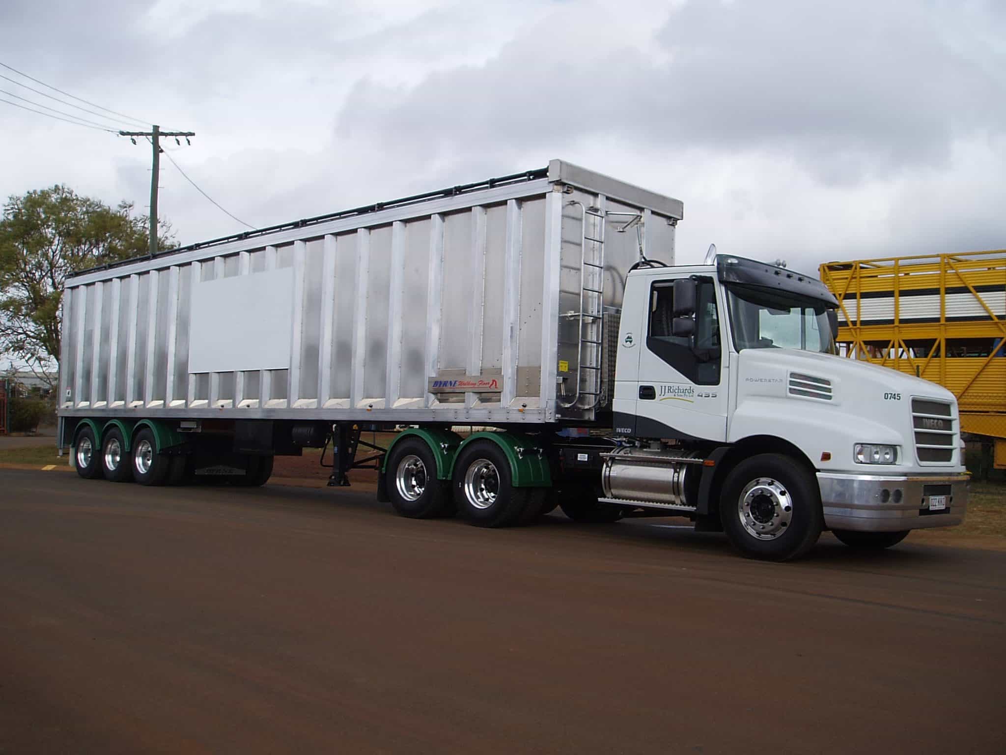 Walking Floor Trailer | Byrne Trailers